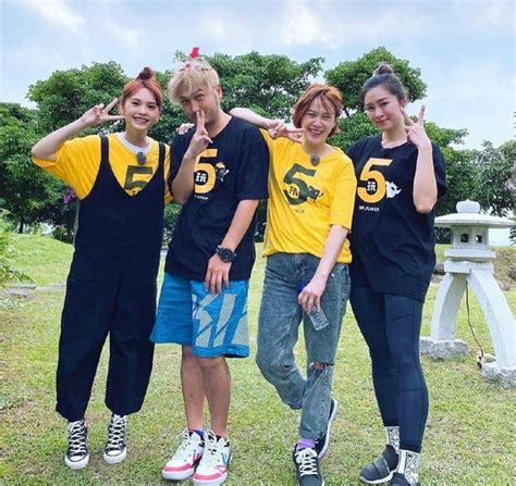 36歲楊丞琳太嫩了，穿t恤背帶褲綁丸子頭，瞬間美回少女時代 每日頭條