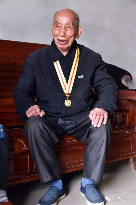 听东泉98岁老兵讲他抗战的故事韦善仁