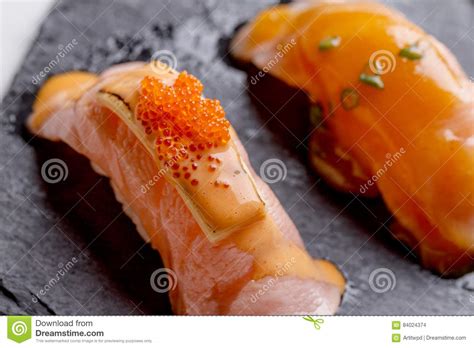 Torched Salmon отбензинивание суш при яичко сыра который и креветки
