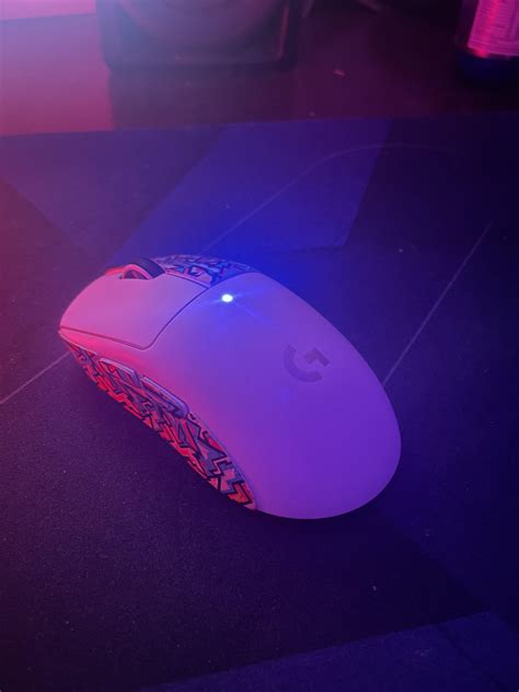 Superlight Mouse Blue Light Stuck Cant Find A Solution It Eats The