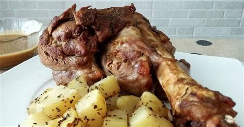 Codillo Al Horno Con Patatas Asadas Receta De Janire Cookpad