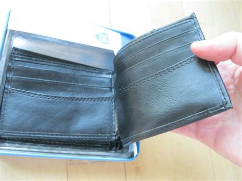 Columbia RFID Security Blocking Extra Capacity Leather Slim Bifold