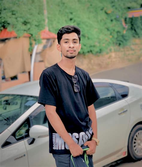 O S H A N D S E N A N A Y A K E Devinda Senanayake • Instagram Photos And Videos