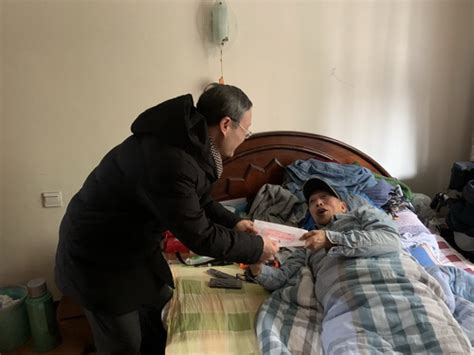 公司领导慰问离退休老同志 中国科学院成都有机化学有限公司