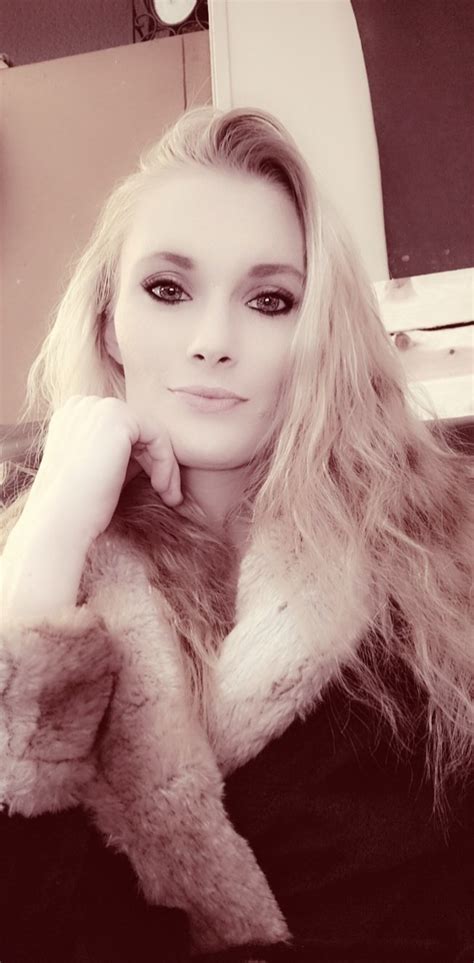 TW Pornstars Jade Dixxin Twitter How S Your Friday Going Tell Me