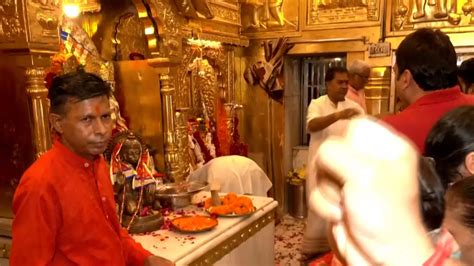 Pracheen Hanuman Mandir Devotees Offer Prayers At ‘pracheen Hanuman