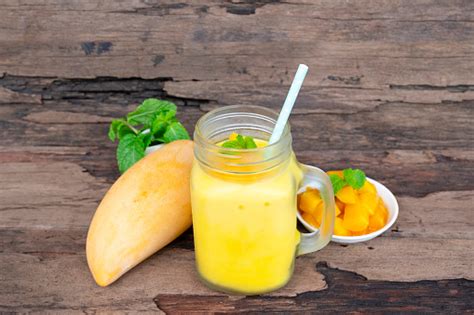 Smoothie Mangga Jus Buah Kuning Warnawarni Ungu Milkshake Campuran