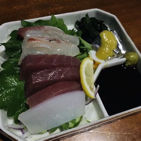 小料理屋 米子 よねこ 奄美大島の黒糖焼酎 里の曙 町田酒造株式会社