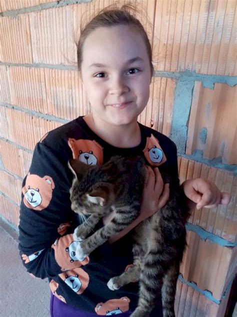 Süßes Mädchen Mit Einer Katze Wirklich Süß Online Puzzle