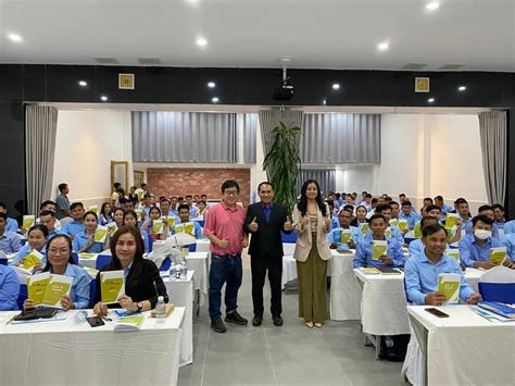 ឧកញ៉ា ប៉ិច បូឡែន ចូលបង្រៀនដោយផ្ទាល់ដល់បុគ្គលិក អ្នកឧកញ៉ា ម៉ុង ឫទ្ធី ចំនួន ១០០នាក់