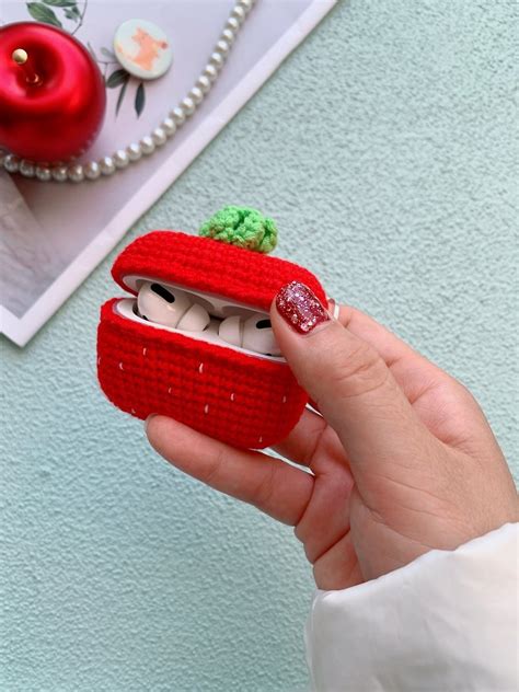 手工原創浣熊耳機套鉤織耳機套蘋果無線耳機airpods Pro Pawpawcrochet｜手機殼手機套人氣榜 Pinkoi