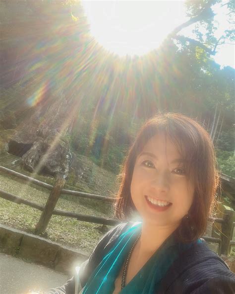 朔日参り 武雄の大楠前で龍神祝詞奏上🐉 ピカピカに光って整えましたよ😃 6月からはいよいよ更なる動きが いろんな面も含めて、加速しそうですね