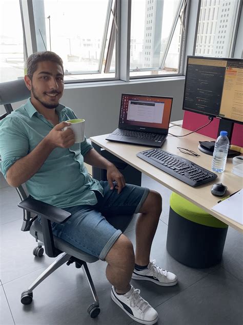 yunus emrah uluçay medium