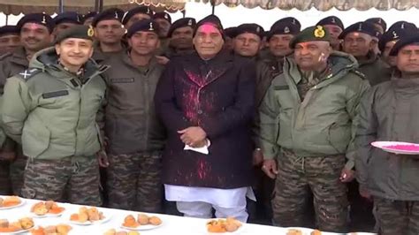 Raksha Mantri Shri Rajnath Singh Celebrates Holi With Soldiers In Leh