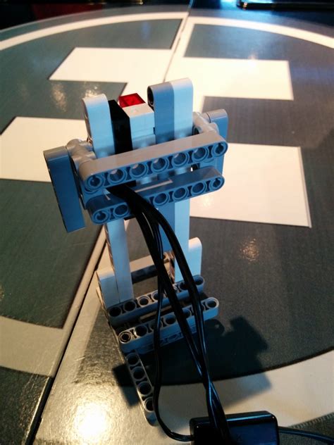 Building With Rcx Nxt Lamps And Ev Pieces Lego Engineering