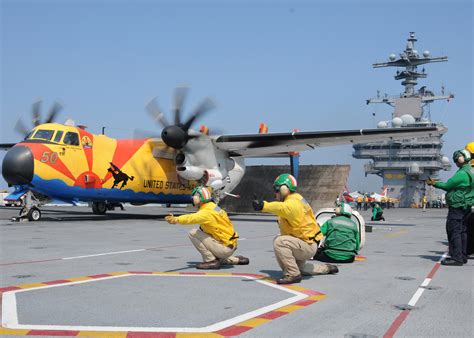 Grumman C 2a Greyhound Aircraft Navy Grumman C 2 Greyhound Military