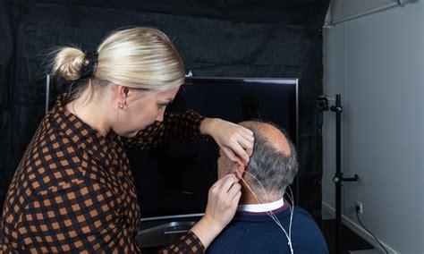 New Eeg Based Source Localization Methods For Investigating The Neural