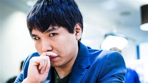 Wesley So geht bei den US Meisterschaften in Führung - Chess.com