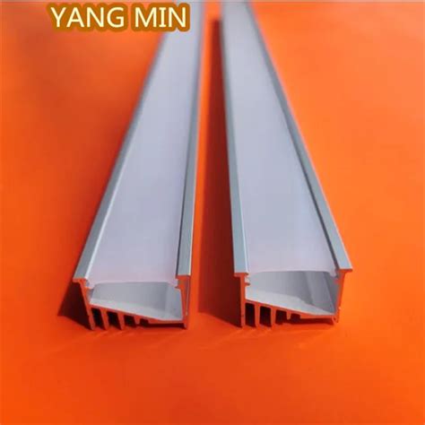 1 메터개 사각형 모양 표면 장착 오목한 Led 알루미늄 채널 45 도 방출 각도 3 년 보증