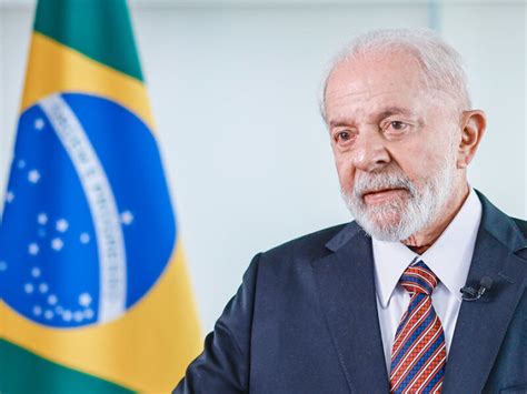 Lula Participa De Celebração Do Dia Do Exército Em Tentativa De