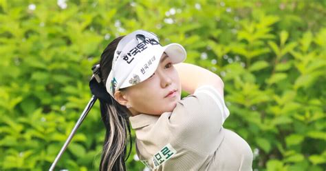 Stn포토 멋지게 티샷하는 조아연