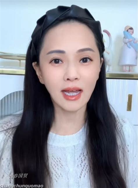 54岁伊能静素颜近照曝光，无修生图暴露真实颜值，看起来判若两人凤凰网