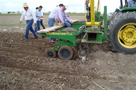 Docentes del Valle del Yaqui capacitan a pequeños productores Medios
