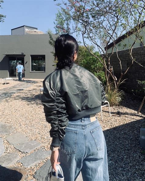 기획 웨더 Jp 셔링 긴팔 크롭 포켓 간절기 가을 항공 점퍼 블루종 바람막이 자켓 2color 에이블리