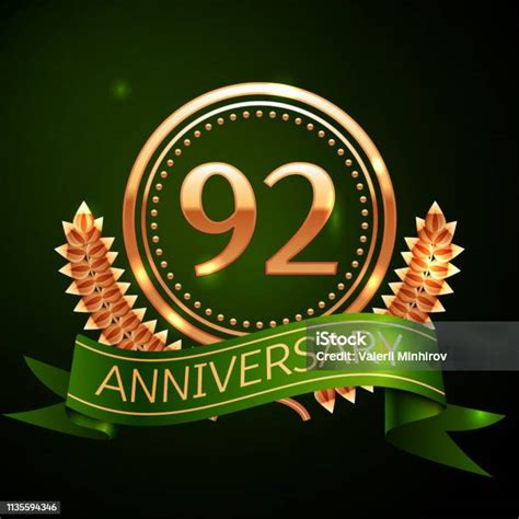 황금 반지와 월계관 녹색 배경에 녹색 리본으로 현실적인 92 년 기념일 축 하 디자인 생일 축 하 파티를 위한 다채로운 벡터 템플릿 요소 0명에 대한 스톡 벡터 아트 및
