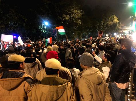Protesters Throng Delhi Police Hq To Condemn Jamia Firing