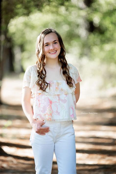 5 Reasons To Have Professional Senior Pictures Taken