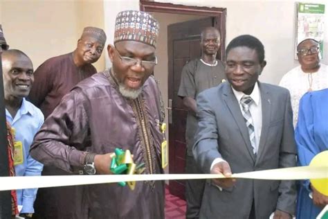 Kwasu Vc Prof Shaykh Luqman Jimoh Commissioned A Solar Inverter