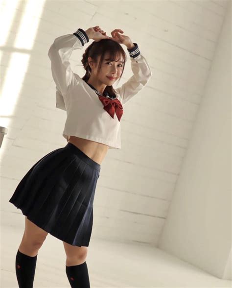 栗山莉緒さんのインスタグラム写真 栗山莉緒instagram 「時間が経ってしまいましたが、、 撮影会3部の制服です💗 撮影 セーラー