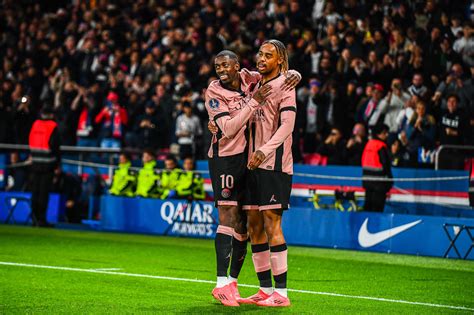 Psg Warren Zaïre Emery A Obtenu Son Baccalauréat Le Parisien