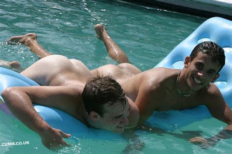 Friends Bonding Naked The Hapenis