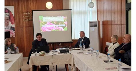 Зам министър Т Джиков Увеличават се компенсаторните плащания към биопроизводството на рози