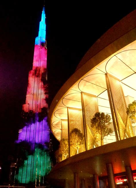 Dubai S Laser Light Show At The Burj Khalifa The Dubai Mall Dubai Dubai Emirate United