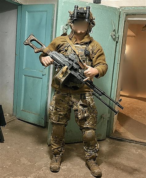 Ukrainian Sof Operator With Pkm 2160x2638 Rmilitaryporn