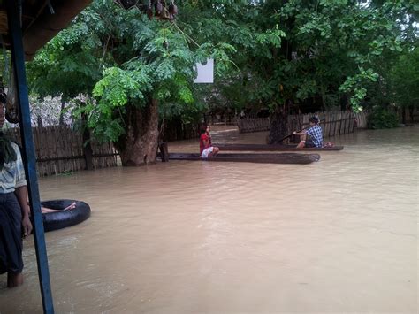 Dvb မႏၲေလး မုံရြာ လမ္းေဘး သေျပသာေက်းရြာ ေရႀကီးမႈျမင္ကြင္း