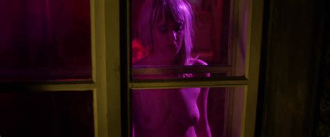 Naked Stephani Burkhard in Hölle Inferno
