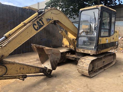 Used And New Construction Machinery Caterpillar E70 For Sale On Truck1