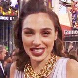 Gal Gadot Kiss Gif Find Share On Giphy