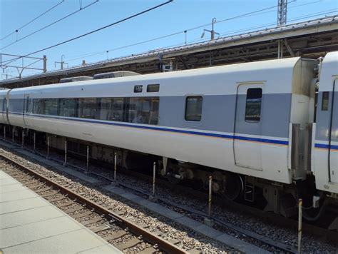 Jr西日本 681系電車 しらさぎ サハ681 2302 米原駅 Jr 鉄道フォト・写真 By トリテツノワグマさん レイルラボ