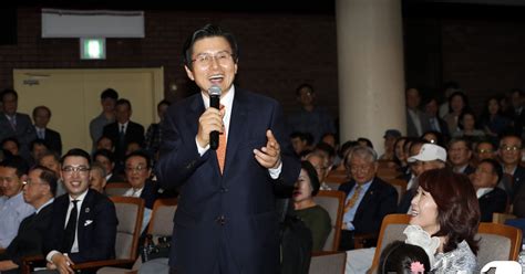 황교안 전 총리 웃음 가득