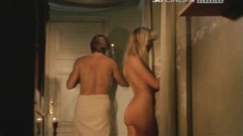 Naked Gloria Guida In Travolto Dagli Affetti Familiari