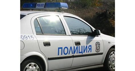 Любовна война Съперници за едно и също гадже чупят един на друг колите си