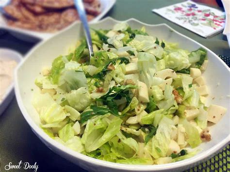 סלט חסה חגיגי עם לבבות דקל ואגוזים סלטים לראש השנה סוויט דולי