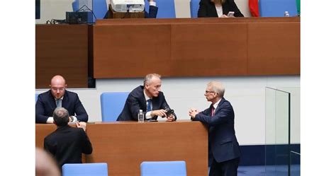 Последно Таксите за платено обучение във вуз падат с 40