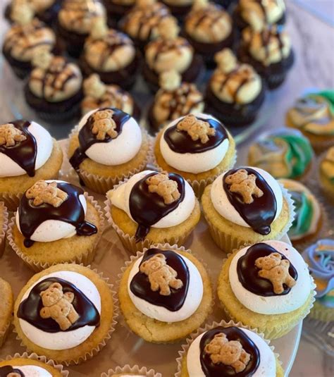 美 빵집서 컵케이크 60개를 순식간에 먹어 치운 손님의 정체 헉스