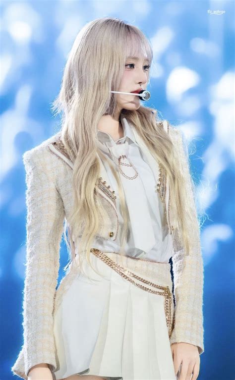 Pin By ᐥ 𝚒𝚜𝚊𐙚🧚‍♂️࿎ On Liz In 2025 Liz Stage Outfits Celebrities